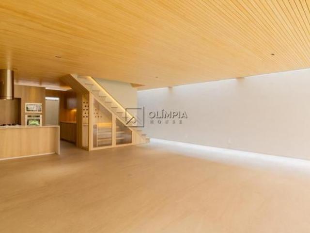 Casa com 385m², Vila Nova Conceição SP