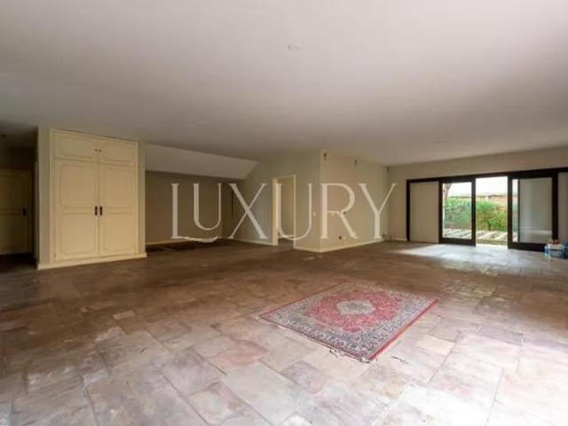 Casa com 389 m², 4 quartos sendo 2 suítes à venda no bairro Vila Madalena