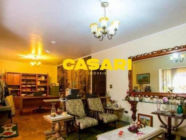 Casa com 3 moradias independentes à venda no Valparaíso, Santo André – 619 m² de terreno