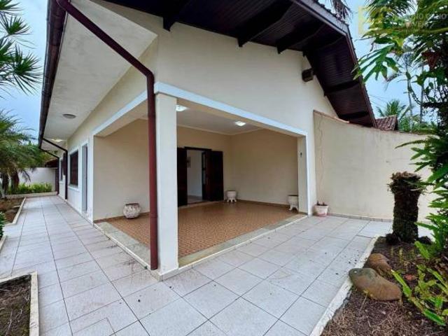 Casa com 3 à 100m do Mar Imperador Peruíbe/SP