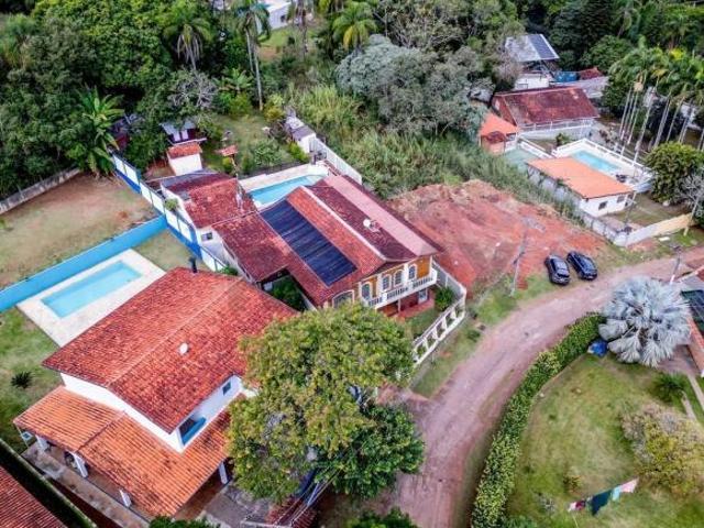 Casa com 3 dorm, 1 suíte à Venda, 445,74m² por 1.249.900 Cond Estância dos Lagos Atibaia/SP
