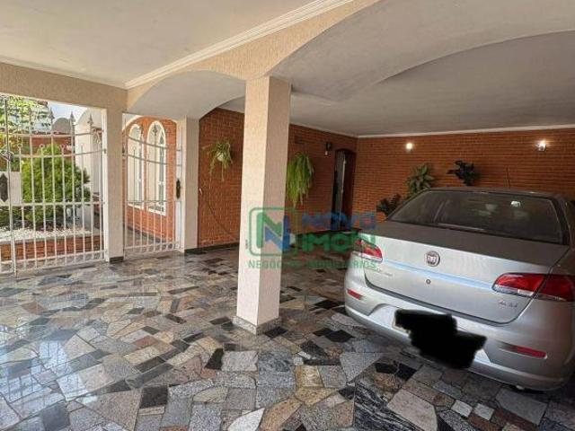 CASA COM 3 DORM C SUITE