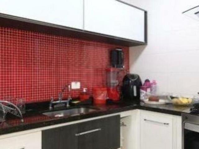 CASA COM 3 DORM VILA MAZZEI