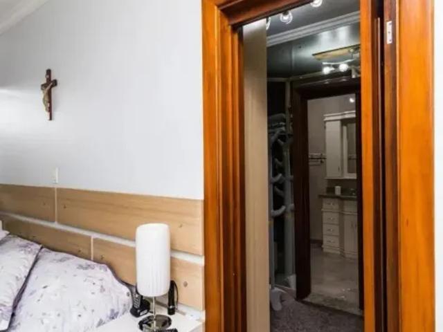 Casa com 3 dormitórios de 278m² à venda no Bairro Jardim Itú Sabará