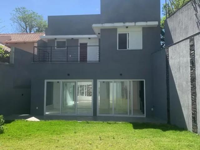 Casa com 3 dormitórios e suíte à Venda no Bairro Medianeira Porto Alegre/RS