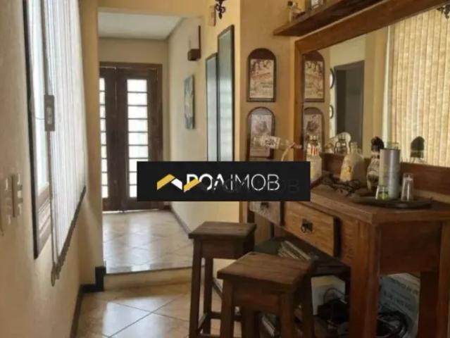 Casa com 3 dormitórios para alugar, 247 m² por R$ 6.190,00/mês Centro Porto Alegre/RS