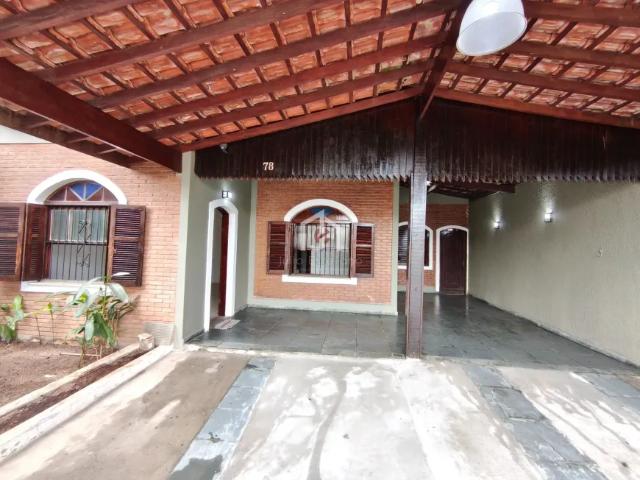 Casa com 3 dormitórios sendo 1 suíte no bairro Vila Bourghese em Pindamonhangaba