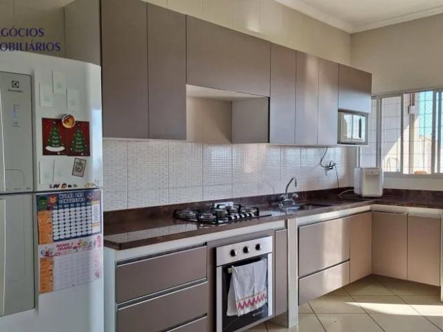 Casa com 3 dormitórios à venda, 198 m² por R$ 650.000,00 Alto São Pedro Taubaté/SP