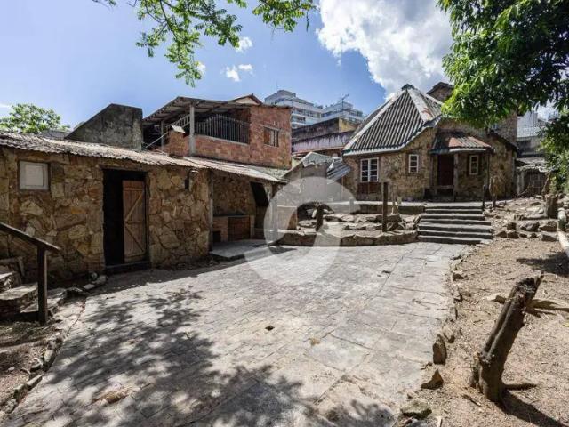 Casa com 3 dormitórios à venda, 123 m² por R$ 1.500.000,00 Santa Rosa Niterói/RJ