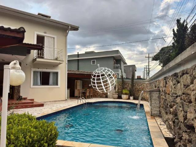 Casa com 3 dormitórios à venda, 260 m² por R$ 1.500.000,00 Vila Petrópolis Atibaia/SP