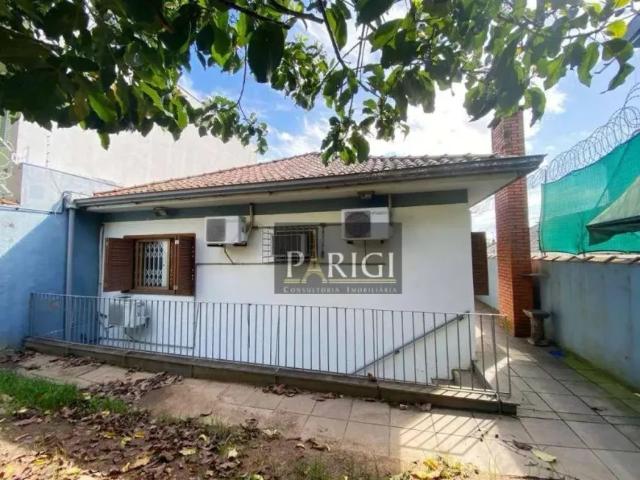 Casa com 3 dormitórios à venda, 288 m² por R$ 780.000 Jardim São Pedro Porto Alegre/RS