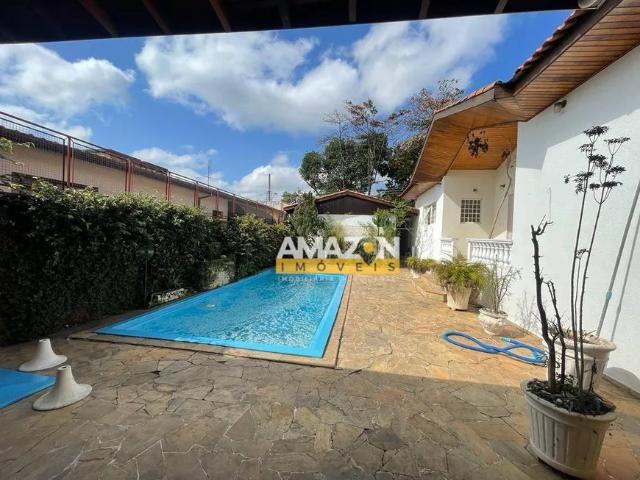 Casa com 3 dormitórios à venda, 200 m² por R$ 800.000,00 Jardim Maria Augusta Taubaté/SP