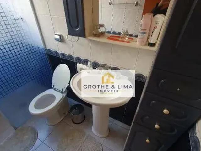 Casa Térrea em Lote Inteiro — 3 Dorms Suíte | Quintal com Churrasqueira | 3 Vagas | Caçapava
