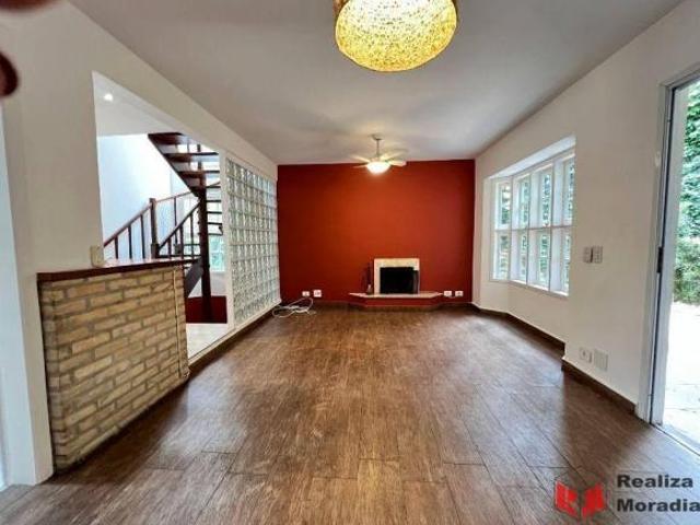 Casa com 3 dormitórios na Granja Viana