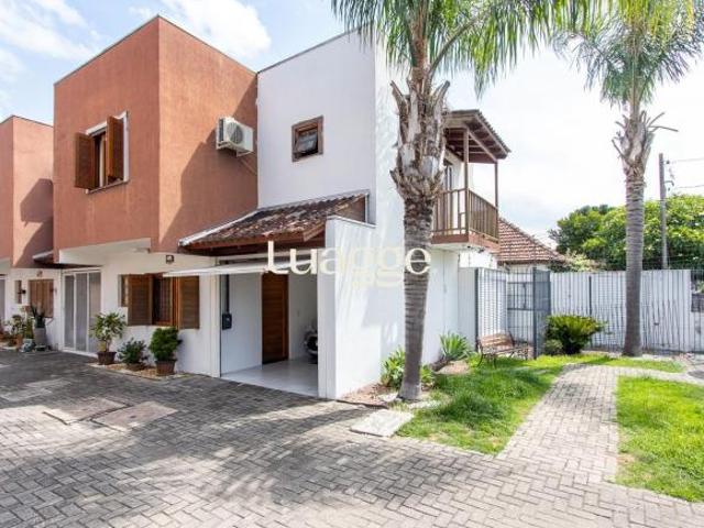 Casa com 3 dormitórios na Tristeza