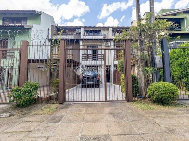 Casa com 3 dormitórios no Alto Petrópolis