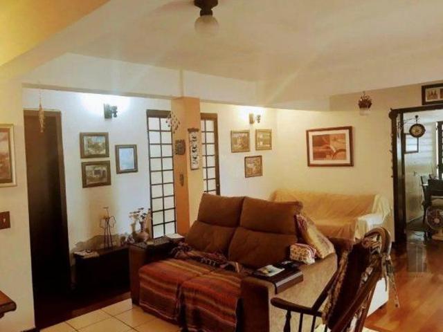 Casa com 3 dormitórios no bairro Tristeza
