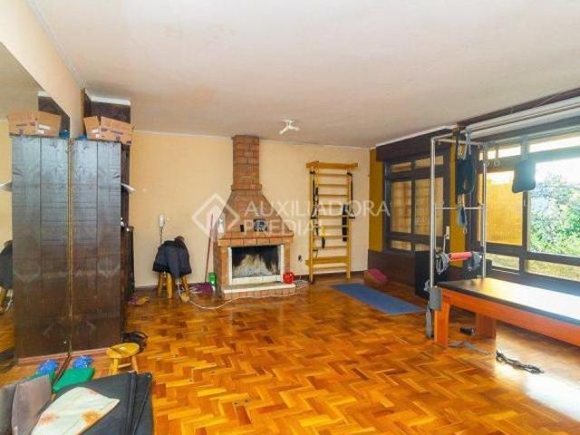 Casa com 3 dormitórios no bairro Tristeza