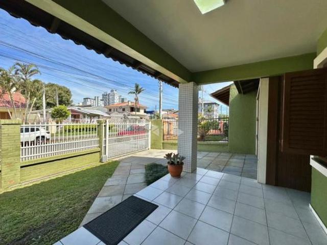 Casa com 3 dormitórios no bairro Zona Nova em Capão da Canoa