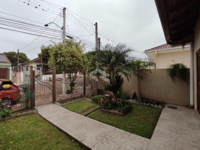 Casa com 3 dormitórios no bairro Ana Nery!