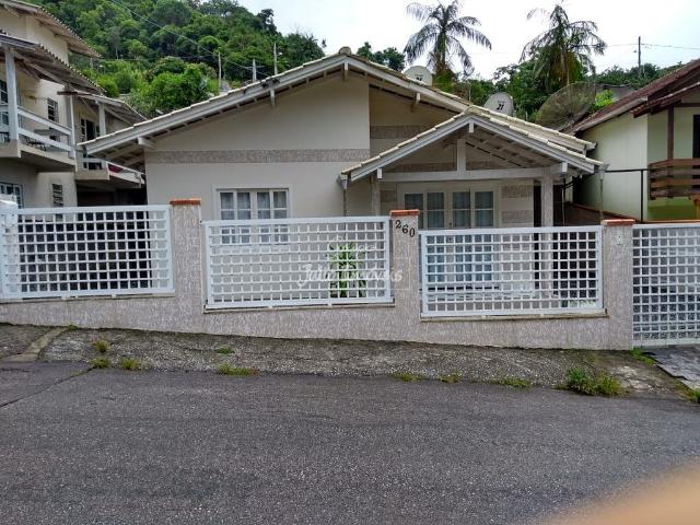 Casa com 3 dormitórios no Bairro Azambuja