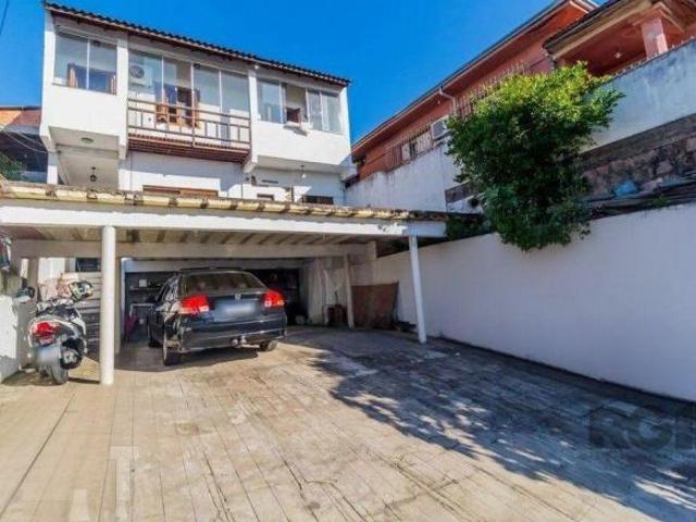 Casa com 3 dormitórios no bairro Cascata, Porto Alegre