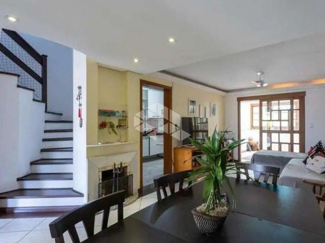 Casa com 3 dormitórios no bairro Espírito Santo em Porto Alegre