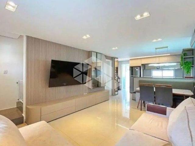 Casa com 3 dormitórios no bairro Hípica em Porto Alegre