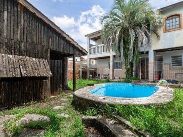 Casa com 3 dormitórios no bairro Passo das Pedras