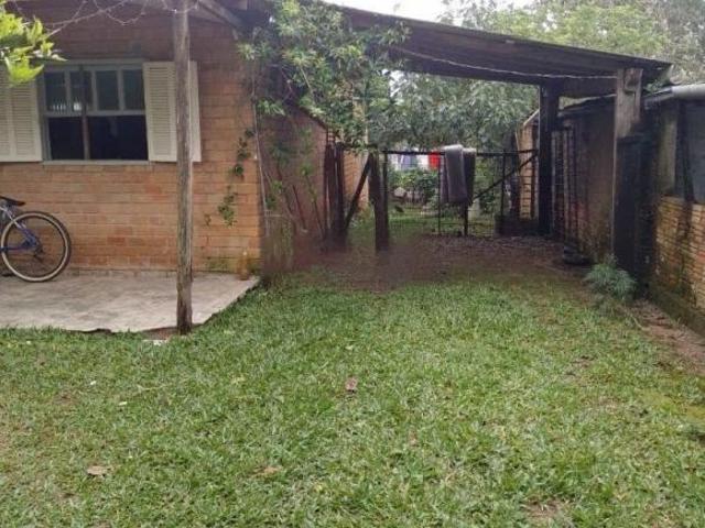 Casa com 3 dormitórios no bairro Restinga