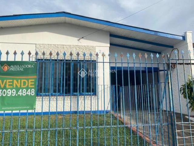 Casa com 3 dormitórios no bairro Santa Teresa
