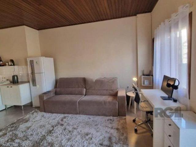 Casa com 3 dormitórios no bairro Sarandi