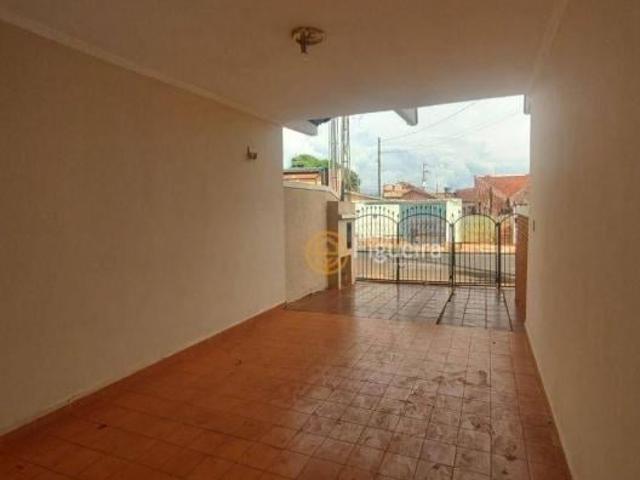 Casa com 3 dormitórios no Centro, 163 m² por R$ 380.000 Barretos/SP