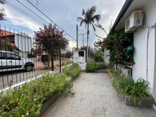 casa com 3 dormitórios no centro de santa cruz do sul