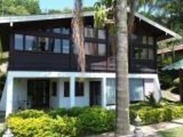 Casa com 3 dormitórios no condomínio Alpes da Cantareira