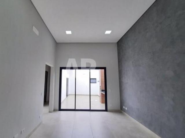 Casa com 3 dormitórios à venda, 104 m² por R$ 810.000,00 Condomínio Village Moutonnée Salto/SP