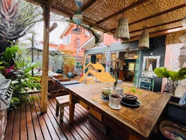 Casa com 3 dormitórios à venda, 107 m² por R$ 1.680.000,00 Praia de Camburi São Sebastião/SP