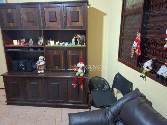 Casa com 3 dormitórios à venda, 109 m² Centro Taubaté/SP