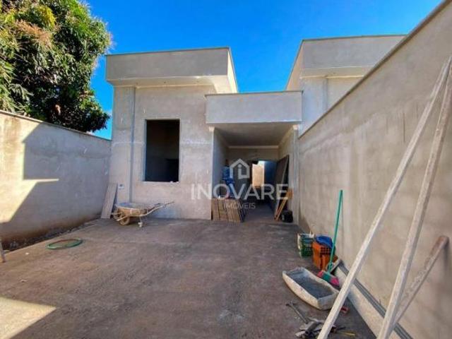 Casa com 3 dormitórios à venda, 100 m² por R$ 370.000,00 Setor Nossa Senhora da Saúde Itumbiara/