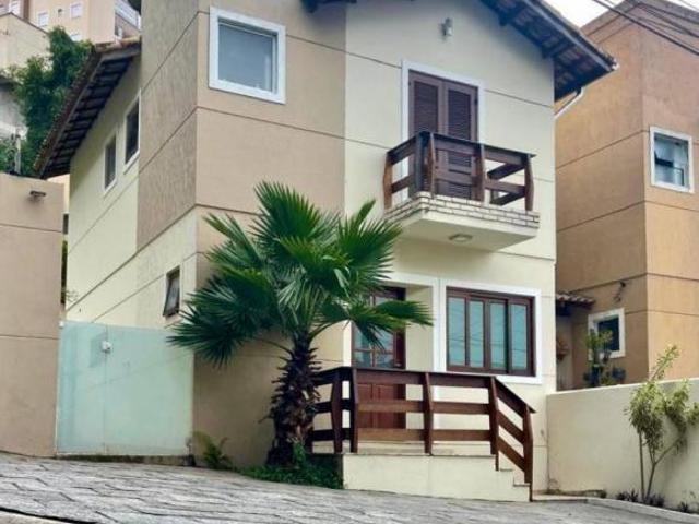 Casa com 3 dormitórios à venda, 101 m² por R$ 870.000,00 Parque Assunção Taboão da Serra/SP