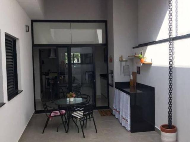 Casa com 3 dormitórios à venda, 115 m² por R$ 912.000,00 Village Moutonnee Salto/SP
