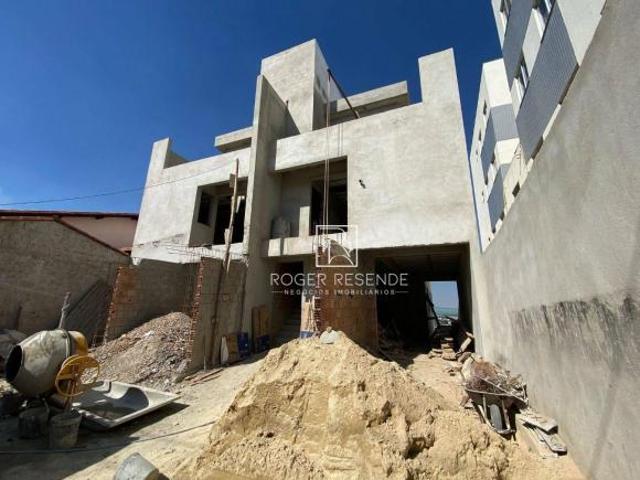 Casa com 3 dormitórios à venda, 116 m² por R$ 670.000,00 Santa Lúcia Betim/MG