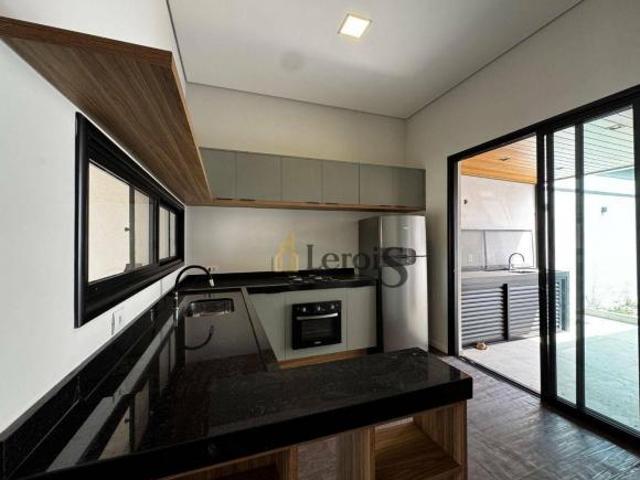 Casa com 3 dormitórios à venda, 110 m² por R$ 1.200.000,00 Condomínio Village Moutonnée Salto/SP