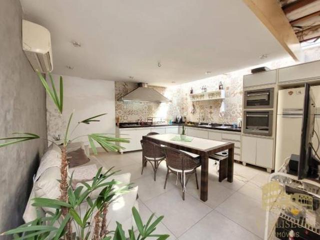 Casa com 3 dormitórios à venda, 113 m² por R$ 780.000,00 Aviação Praia Grande/SP
