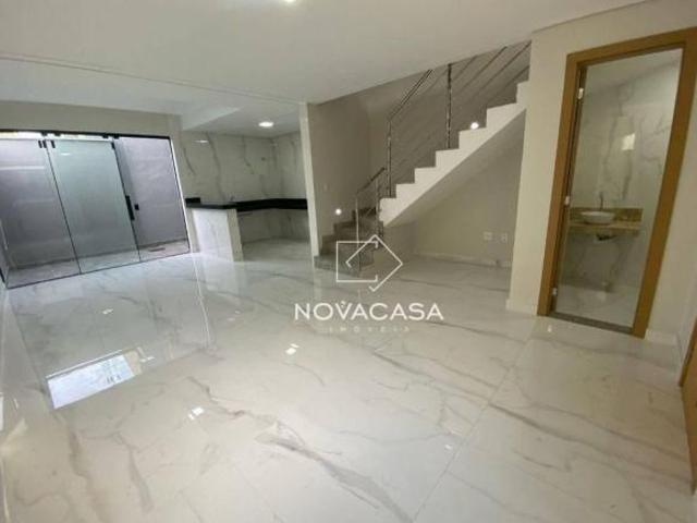 Casa com 3 dormitórios à venda, 128 m² por R$ 738.900,00 Santa Mônica Belo Horizonte/MG