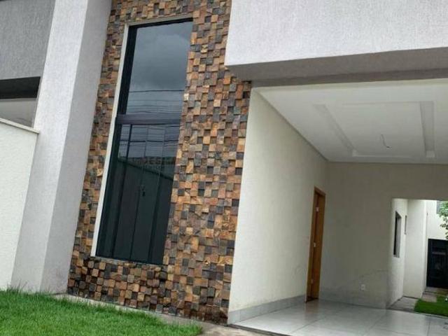 Casa com 3 dormitórios à venda, 120 m² por R$ 550.000,00 Setor Santa Luzia Aparecida de Goiânia/