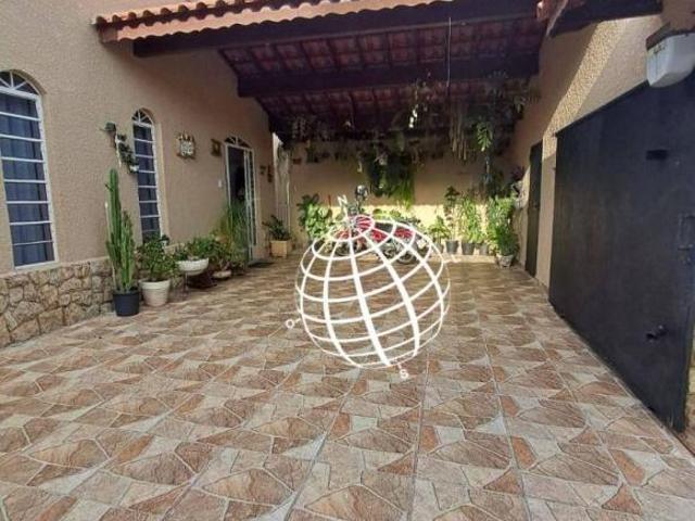Casa com 3 dormitórios à venda, 120 m² por R$ 650.000,00 Jardim São Marcos Bom Jesus dos Perdões