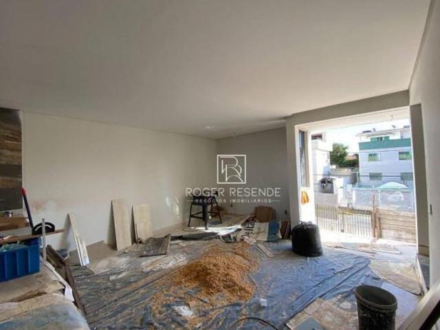 Casa com 3 dormitórios à venda, 120 m² por R$ 750.000,00 Santa Lúcia Betim/MG