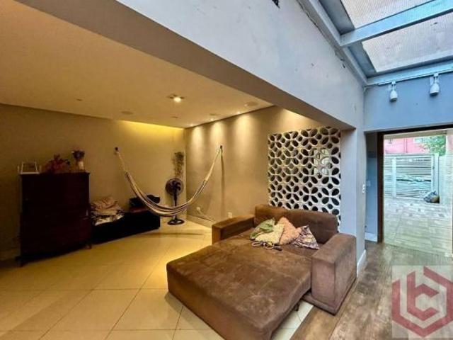Casa com 3 dormitórios à venda, 120 m² por R$ 850.000,00 Marapé Santos/SP