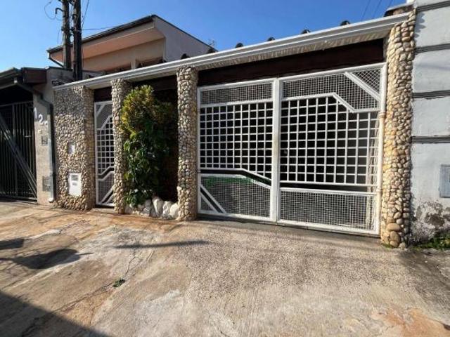 Casa com 3 dormitórios à venda, 139 m² por R$ 350.000,00 Residencial Vale das Nogueiras American